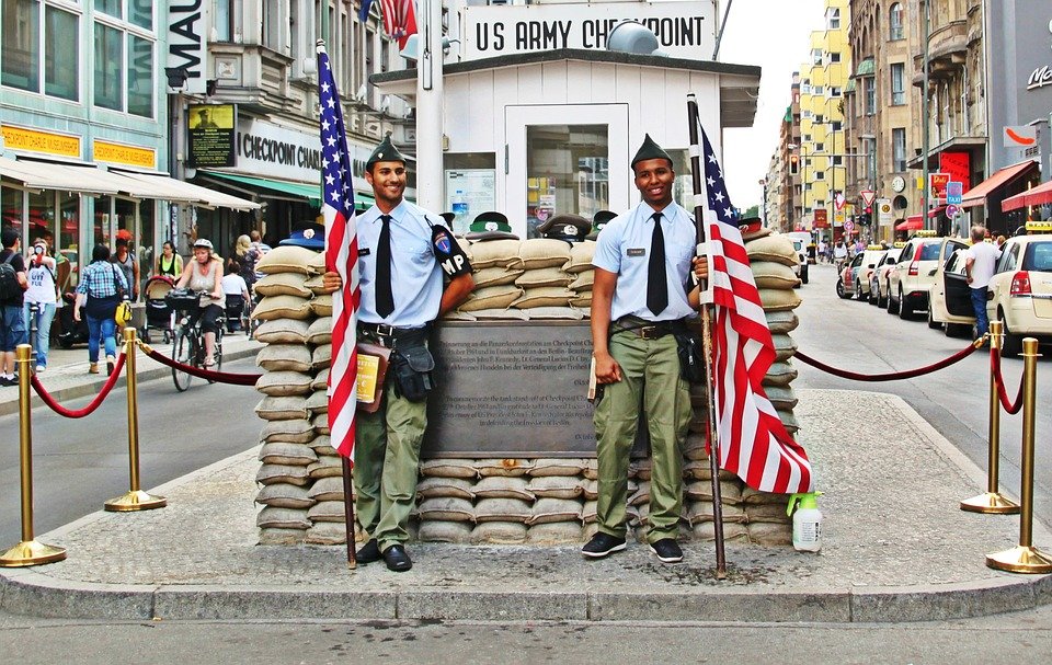 checkpoint-charlie-berlin-steckbrief | PuzzleMap
